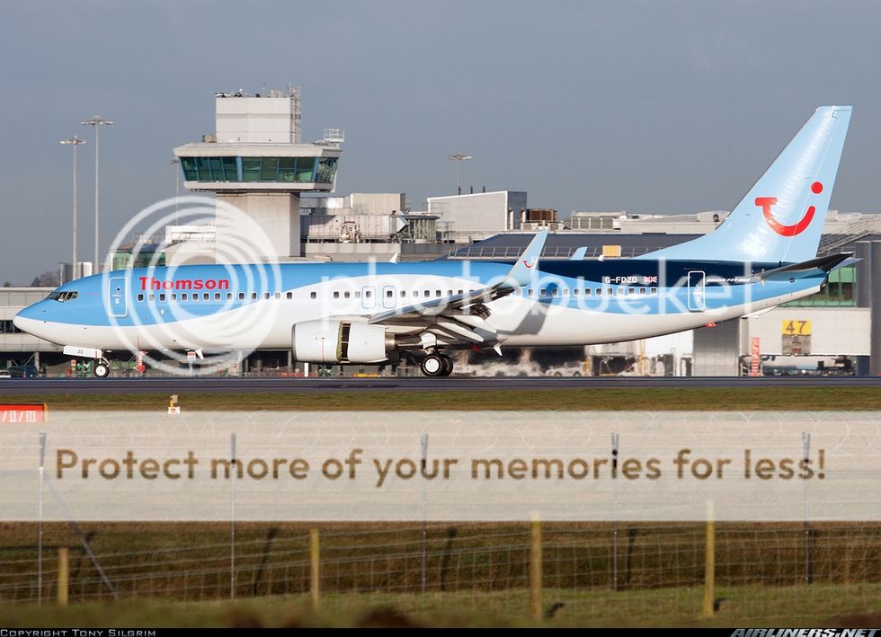 Cold N Sunny for Dreamliner 737 @ MAN - UK Airshow Review Forums